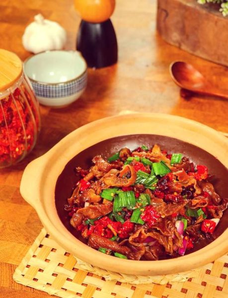 腊肥肠怎么做好吃_腊肥肠炒什么配菜最香-第1张图片-山城妙识 腊肥肠怎么做好吃_腊肥肠炒什么配菜最香-第1张图片-山城妙识