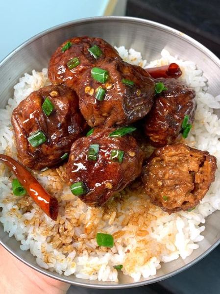 狮子头配什么蔬菜烧_家常做法-第1张图片-山城妙识 狮子头配什么蔬菜烧_家常做法-第1张图片-山城妙识