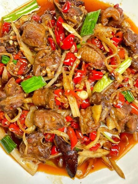 鸭肉适合和什么一起炒_鸭肉炒什么配菜最香-第1张图片-山城妙识