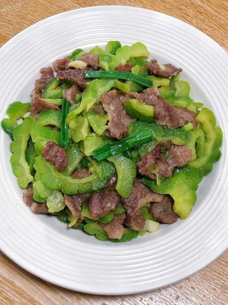 苦瓜炒肉怎么做_苦瓜炒肉要不要焯水-第3张图片-山城妙识 苦瓜炒肉怎么做_苦瓜炒肉要不要焯水-第3张图片-山城妙识