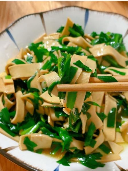 韭菜可以炒什么菜_韭菜炒什么最香-第1张图片-山城妙识 韭菜可以炒什么菜_韭菜炒什么最香-第1张图片-山城妙识