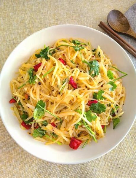 拌土豆丝怎么做好吃_拌土豆丝需要焯水吗-第1张图片-山城妙识 拌土豆丝怎么做好吃_拌土豆丝需要焯水吗-第1张图片-山城妙识