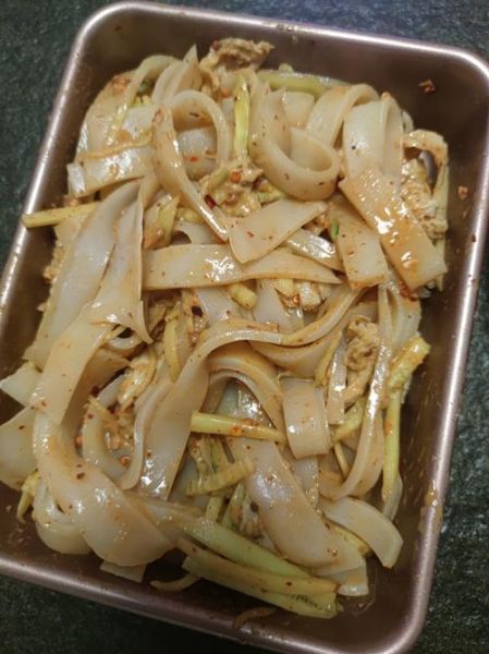 自制凉皮为什么不劲道_凉皮口感发硬怎么办-第1张图片-山城妙识