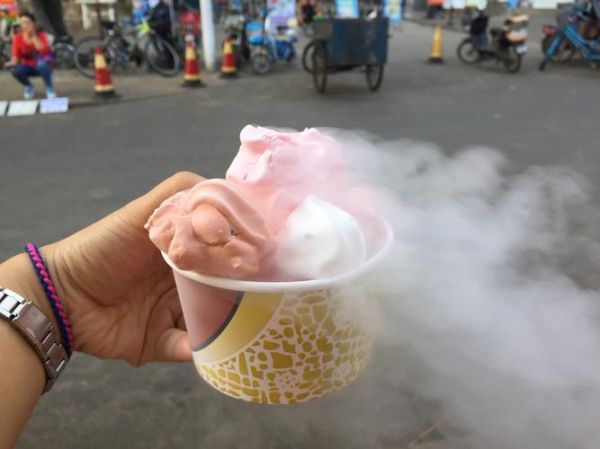 冒烟冰激凌的烟是什么_冒烟冰激凌安全吗-第1张图片-山城妙识