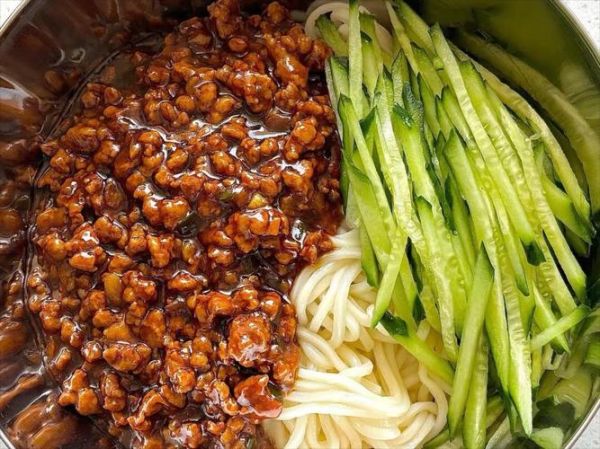 豆瓣酱怎么做炸酱面_炸酱面豆瓣酱比例是多少-第2张图片-山城妙识