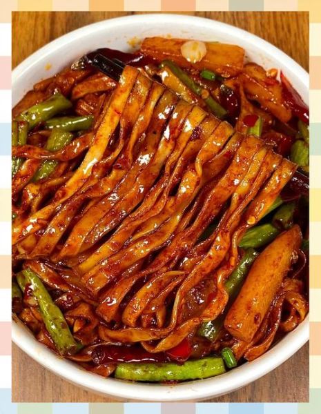 土豆豆角焖面怎么做_家常做法窍门-第1张图片-山城妙识