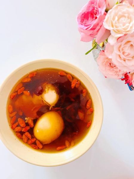 红糖姜汤鸡蛋怎么做_红糖姜汤鸡蛋的功效与禁忌-第1张图片-山城妙识 红糖姜汤鸡蛋怎么做_红糖姜汤鸡蛋的功效与禁忌-第1张图片-山城妙识