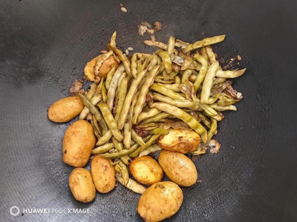 芸豆炖土豆怎么做好吃_芸豆炖土豆需要焯水吗-第3张图片-山城妙识 芸豆炖土豆怎么做好吃_芸豆炖土豆需要焯水吗-第3张图片-山城妙识