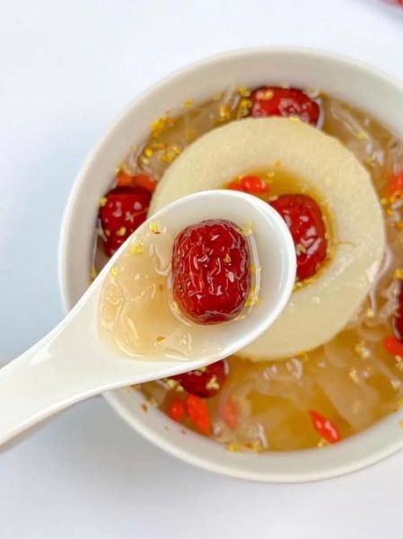 冰糖雪梨枸杞银耳汤的功效与作用_适合什么人喝-第3张图片-山城妙识 冰糖雪梨枸杞银耳汤的功效与作用_适合什么人喝-第3张图片-山城妙识