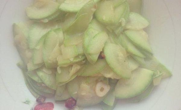 醋溜西葫芦怎么做才脆嫩_正宗做法关键步骤-第2张图片-山城妙识 醋溜西葫芦怎么做才脆嫩_正宗做法关键步骤-第2张图片-山城妙识