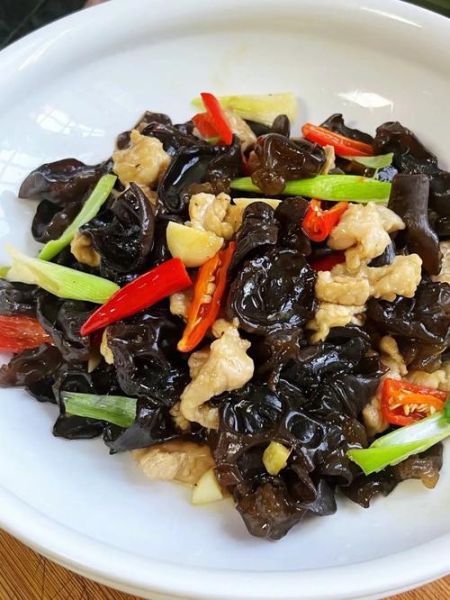 木耳炒肉片怎么做_木耳炒肉片的家常做法-第2张图片-山城妙识