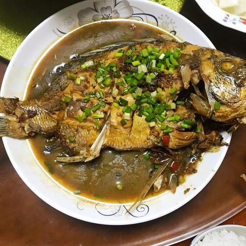 海鲫鱼怎么做好吃_海鲫鱼的家常做法大全-第3张图片-山城妙识