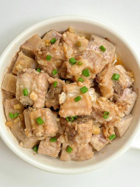 芋头排骨焖饭怎么做_电饭煲版详细步骤-第3张图片-山城妙识