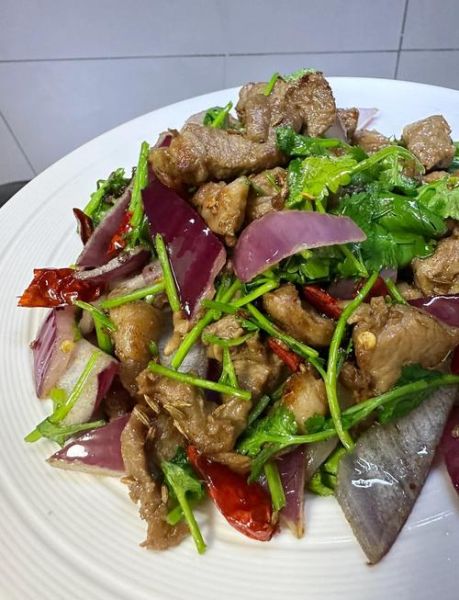 怎样炒孜然羊肉又嫩又好吃_孜然羊肉怎么炒才嫩-第1张图片-山城妙识