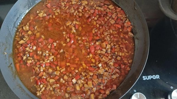 鲜辣椒怎么熬制辣椒酱_鲜辣椒酱的做法步骤-第2张图片-山城妙识