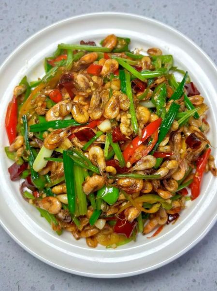 辣椒炒河虾怎么做_辣椒炒河虾的家常做法-第3张图片-山城妙识 辣椒炒河虾怎么做_辣椒炒河虾的家常做法-第3张图片-山城妙识