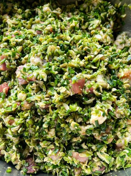 槐花配什么做包子好吃_槐花包子馅怎么调-第1张图片-山城妙识