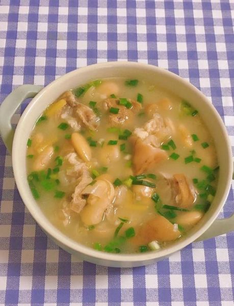 猪蹄汤怎么煲好喝_猪蹄汤去腥增香的秘诀-第1张图片-山城妙识