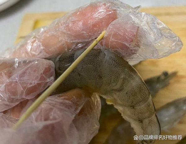 基围虾怎么去虾线最方便_基围虾虾线快速去除技巧-第3张图片-山城妙识 基围虾怎么去虾线最方便_基围虾虾线快速去除技巧-第3张图片-山城妙识