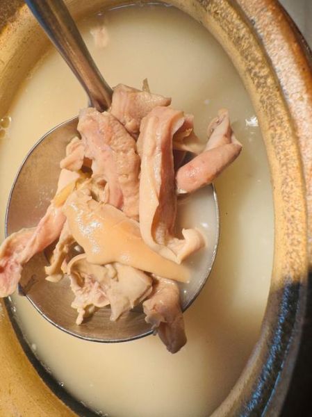 墨鱼猪肚汤怎么煲_墨鱼猪肚汤的做法窍门-第1张图片-山城妙识 墨鱼猪肚汤怎么煲_墨鱼猪肚汤的做法窍门-第1张图片-山城妙识