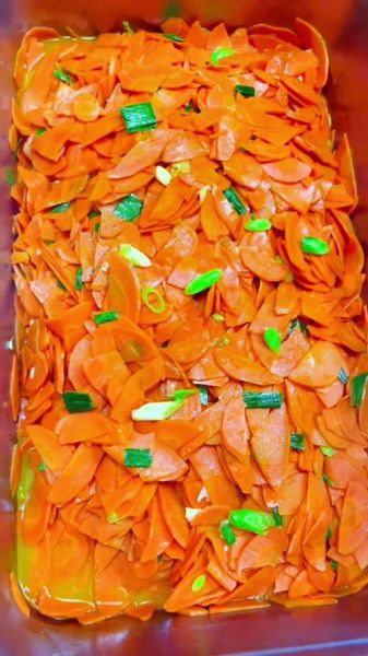 胡萝卜片怎么炒才脆_炒胡萝卜片要不要焯水-第2张图片-山城妙识 胡萝卜片怎么炒才脆_炒胡萝卜片要不要焯水-第2张图片-山城妙识