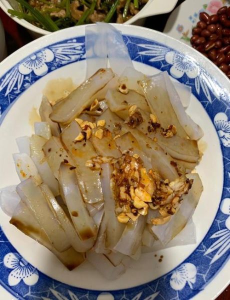 豌豆凉粉粉与水的比例_豌豆凉粉怎么做不碎-第2张图片-山城妙识