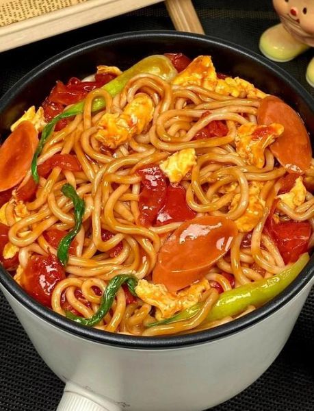 西红柿鸡蛋炒面怎么做_西红柿鸡蛋炒面热量高吗-第1张图片-山城妙识 西红柿鸡蛋炒面怎么做_西红柿鸡蛋炒面热量高吗-第1张图片-山城妙识