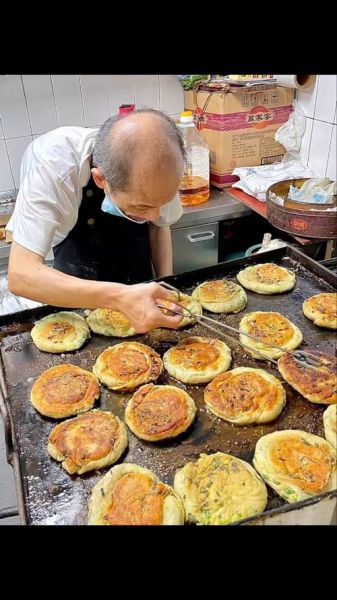 阿大葱油饼怎么做_正宗上海葱油饼配方-第1张图片-山城妙识