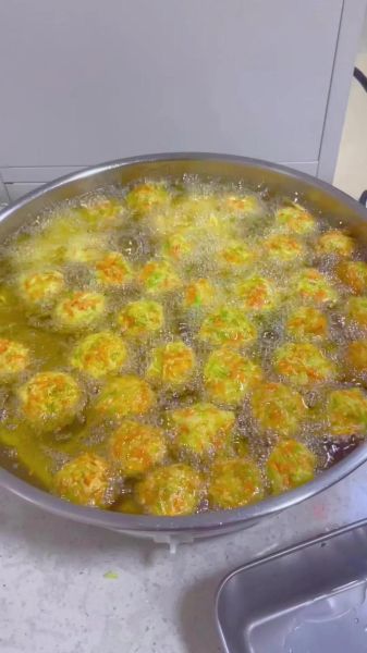 炸胡萝卜丸子怎么做_炸胡萝卜丸子为什么软塌-第1张图片-山城妙识