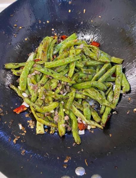 干煸四季豆怎么炒才好吃_干煸四季豆用不用焯水-第1张图片-山城妙识 干煸四季豆怎么炒才好吃_干煸四季豆用不用焯水-第1张图片-山城妙识