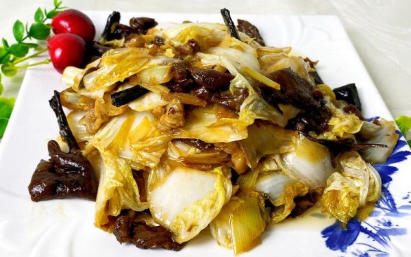 榛蘑炒白菜怎么做好吃_榛蘑炒白菜的做法大全-第1张图片-山城妙识