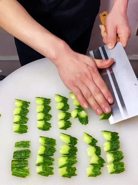 黄瓜怎么切不碎_黄瓜切条技巧-第1张图片-山城妙识 黄瓜怎么切不碎_黄瓜切条技巧-第1张图片-山城妙识