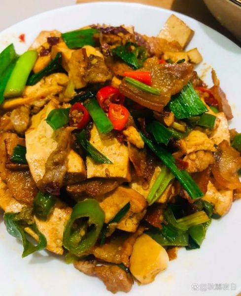 香干回锅肉怎么做_香干回锅肉家常做法-第2张图片-山城妙识 香干回锅肉怎么做_香干回锅肉家常做法-第2张图片-山城妙识