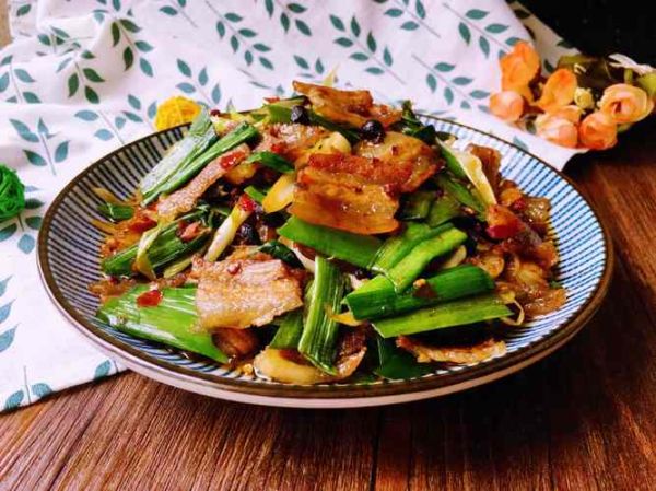 豆豉回锅肉家常做法_怎么炒不柴-第1张图片-山城妙识