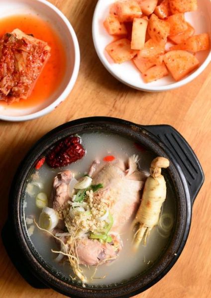 韩国人参鸡汤怎么做_正宗韩料配方揭秘-第1张图片-山城妙识 韩国人参鸡汤怎么做_正宗韩料配方揭秘-第1张图片-山城妙识