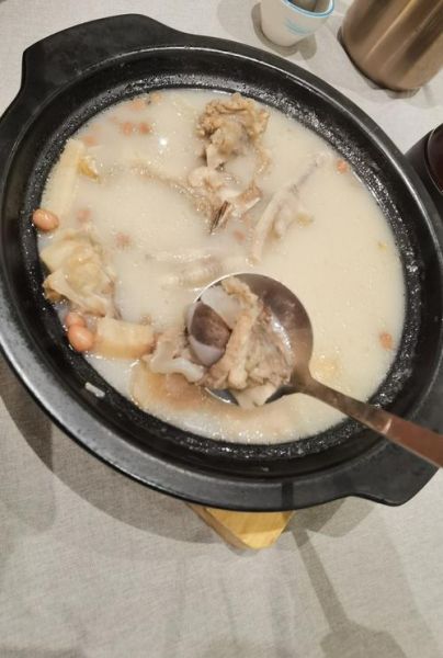 猪头骨怎么炖好吃_猪头骨汤的家常做法-第1张图片-山城妙识