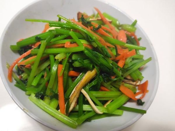 芹菜炒干子怎么炒好吃_芹菜干子炒多久才脆嫩-第2张图片-山城妙识 芹菜炒干子怎么炒好吃_芹菜干子炒多久才脆嫩-第2张图片-山城妙识