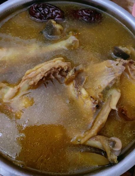 炖鸡汤放什么_炖鸡汤放什么食材最鲜-第2张图片-山城妙识 炖鸡汤放什么_炖鸡汤放什么食材最鲜-第2张图片-山城妙识