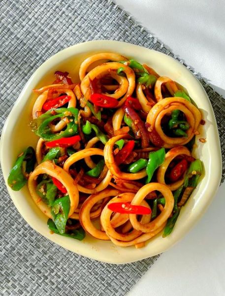 炸鱿鱼圈怎么做_炸鱿鱼圈酥脆秘诀-第1张图片-山城妙识