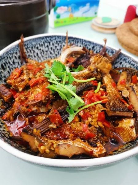 蒸腊鱼用什么调料_蒸腊鱼怎么做好吃-第1张图片-山城妙识