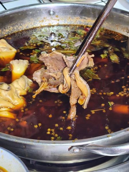 红汤羊肉火锅怎么做_红汤羊肉火锅底料配方-第1张图片-山城妙识