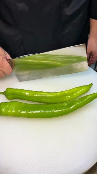 青椒怎么切丝_青椒怎么切块-第1张图片-山城妙识 青椒怎么切丝_青椒怎么切块-第1张图片-山城妙识