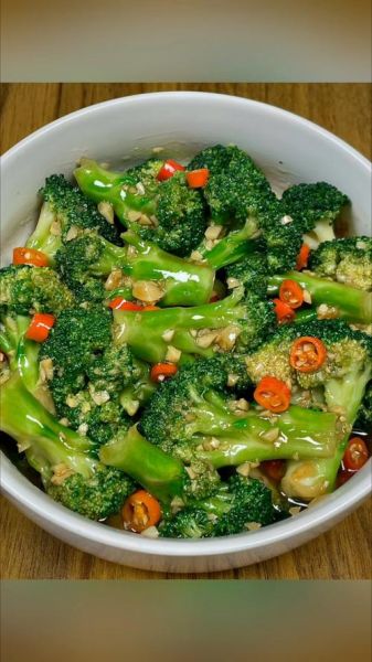 蒜蓉西兰花怎么做_西兰花焯水几分钟-第2张图片-山城妙识 蒜蓉西兰花怎么做_西兰花焯水几分钟-第2张图片-山城妙识