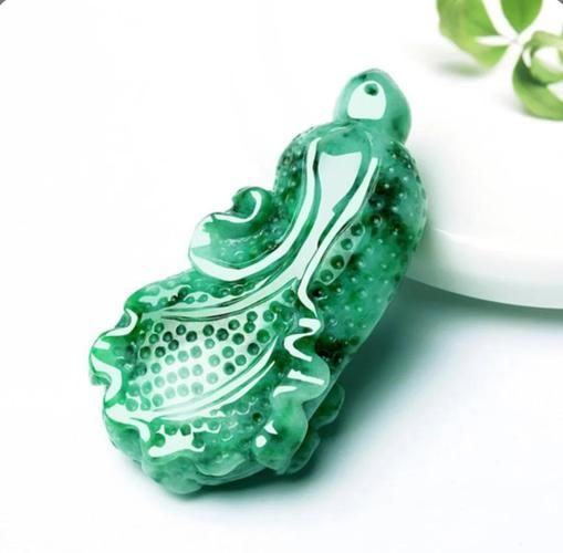 翡翠白菜寓意是什么_翡翠白菜摆哪里招财-第1张图片-山城妙识 翡翠白菜寓意是什么_翡翠白菜摆哪里招财-第1张图片-山城妙识