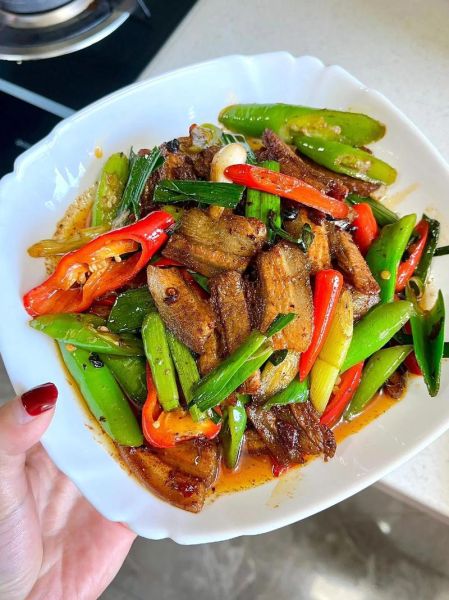 回锅肉用什么配菜炒最好吃_回锅肉配菜怎么选-第2张图片-山城妙识