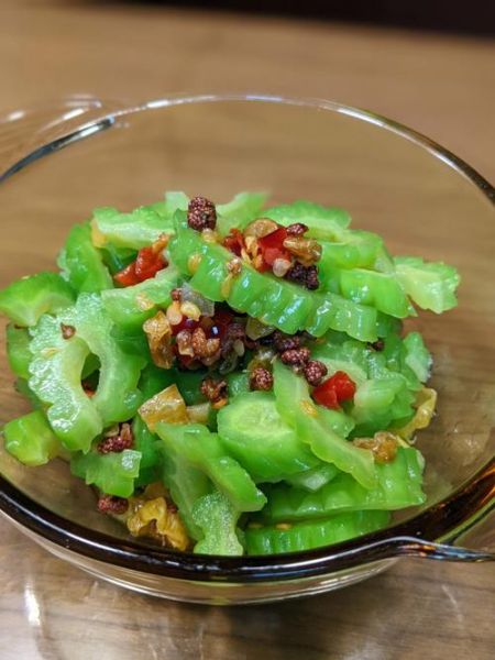 苦瓜怎么拌凉菜_苦瓜凉拌要不要焯水-第1张图片-山城妙识 苦瓜怎么拌凉菜_苦瓜凉拌要不要焯水-第1张图片-山城妙识