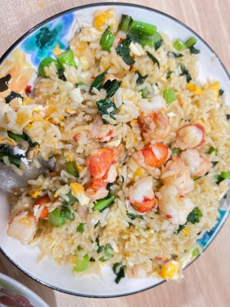 虾仁炒饭怎么做_家常虾仁炒饭做法大全-第1张图片-山城妙识 虾仁炒饭怎么做_家常虾仁炒饭做法大全-第1张图片-山城妙识