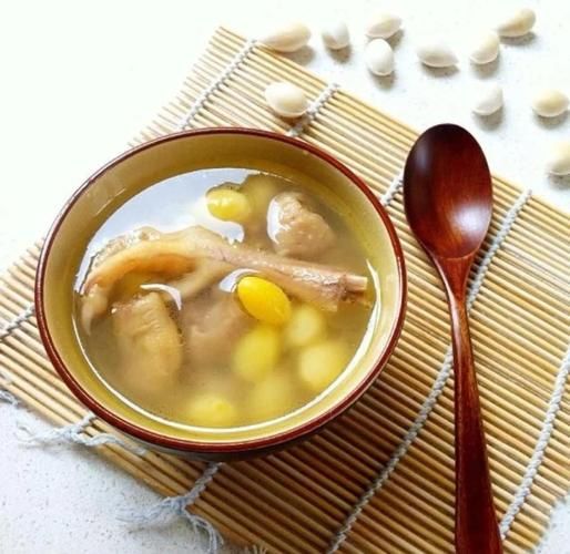 白果煲汤搭配什么最好_白果煲汤放什么食材润肺止咳-第1张图片-山城妙识 白果煲汤搭配什么最好_白果煲汤放什么食材润肺止咳-第1张图片-山城妙识