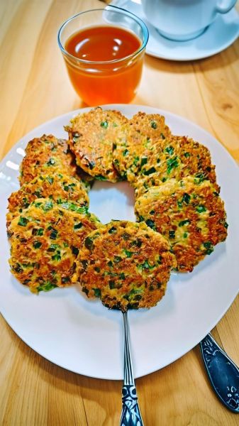 槐花饼要不要焯水_焯水后口感更好吗-第3张图片-山城妙识