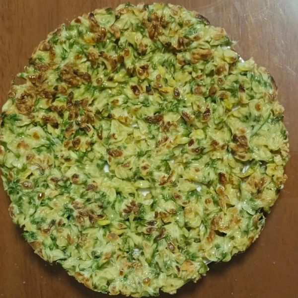 槐花饼要不要焯水_焯水后口感更好吗-第1张图片-山城妙识